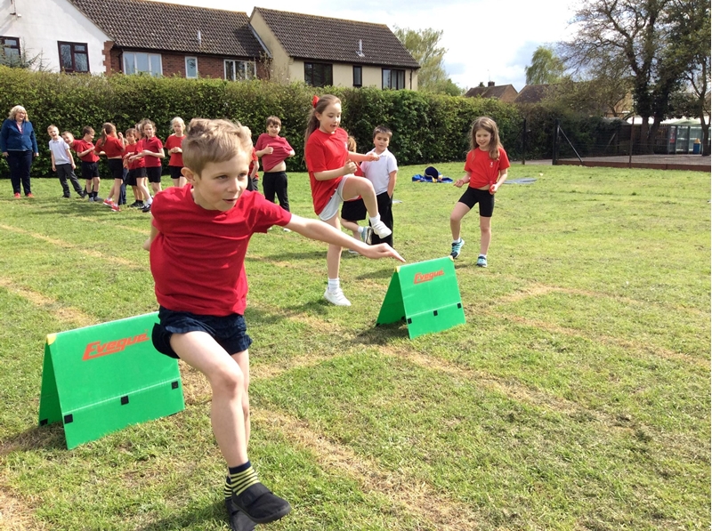 Launton Church of England Primary School - P.E - Athletics
